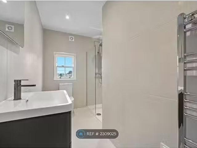 To rent Burston - 3 flats to rent in Burston - Mitula Properties