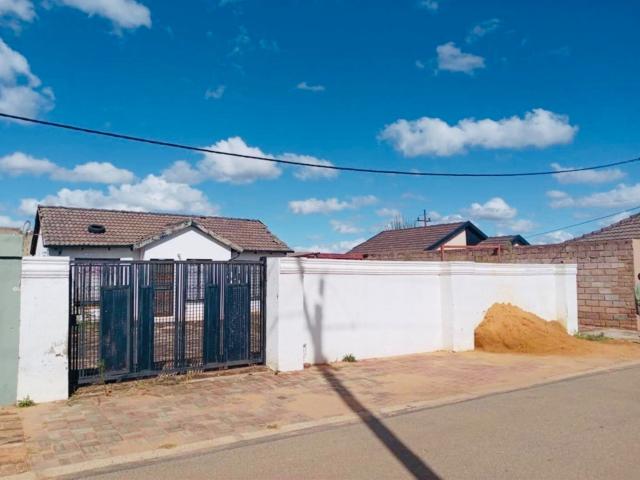 653 Houses for sale new development in Protea Glen, Soweto - Mitula ...