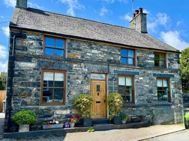 156 Bungalows for sale in Capel Garmon - Mitula Properties