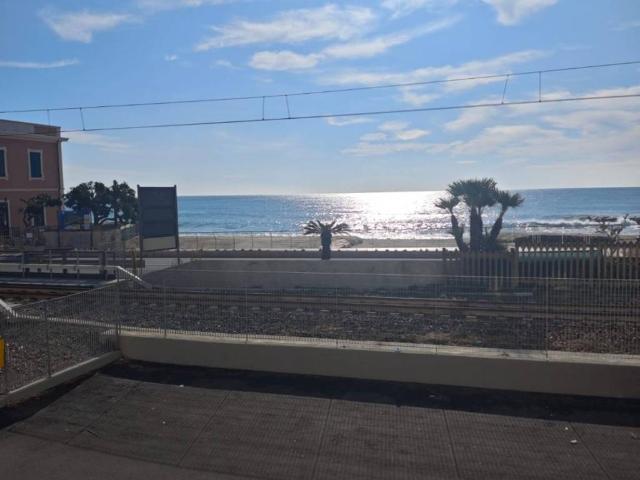 65 Immobili in vendita fronte mare a Pietra Ligure - Mitula Case
