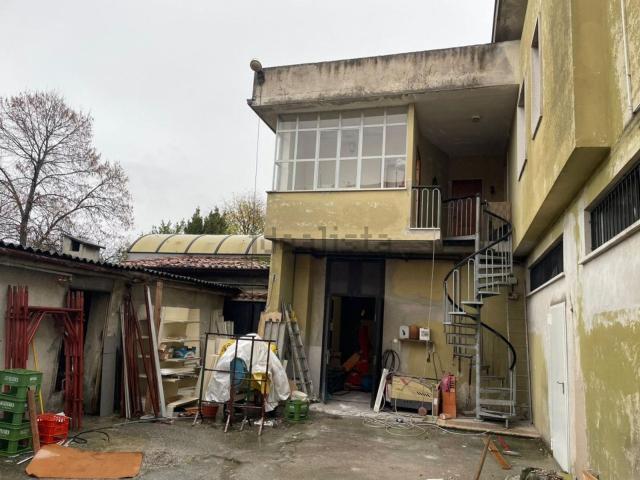 681 Immobili in vendita a Valtenesi - Mitula Case