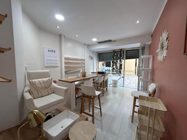 16 Locaux Commerciaux à louer à Joseph Vernet, Avignon - Mitula Immobilier